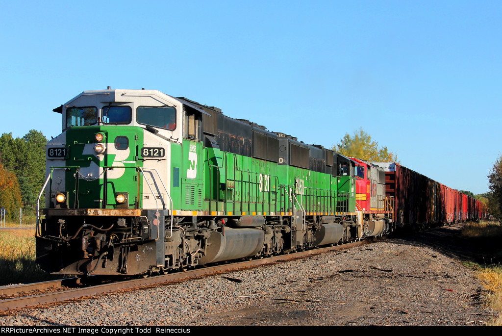 BNSF 8121